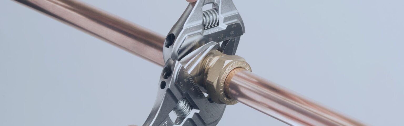 Compression vs Threaded Fitting: Choosing the Right Fitting